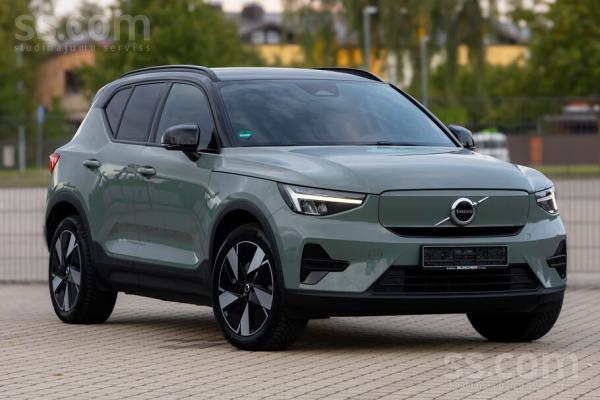 Zaļš Volvo XC40 2023 Rīga, ar dzinēja tilpumu 2.00 L un nobraukumu 0 tūkst. km par 26700 €, foto 1 vietnē AUTOMOTO.COM.LV