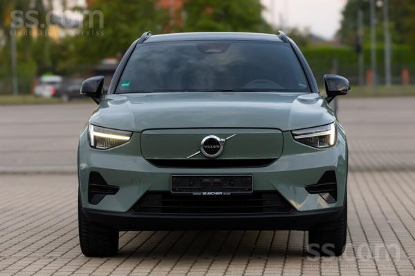 Zaļš Volvo XC40 2023 Rīga, ar dzinēja tilpumu 2.00 L un nobraukumu 0 tūkst. km par 26700 €, foto 3 vietnē AUTOMOTO.COM.LV
