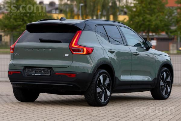 Zaļš Volvo XC40 2023 Rīga, ar dzinēja tilpumu 2.00 L un nobraukumu 0 tūkst. km par 26700 €, foto 5 vietnē AUTOMOTO.COM.LV