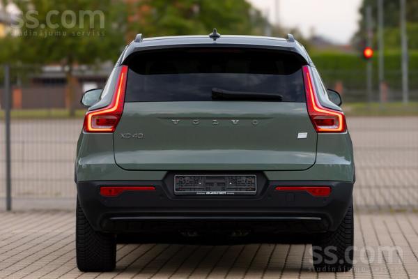 Zaļš Volvo XC40 2023 Rīga, ar dzinēja tilpumu 2.00 L un nobraukumu 0 tūkst. km par 26700 €, foto 6 vietnē AUTOMOTO.COM.LV