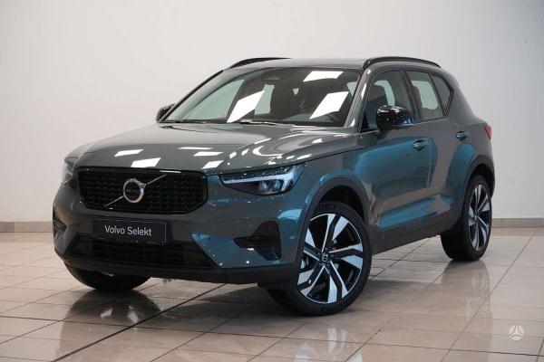 Green Volvo XC40 2025 in Vilnius, with an engine capacity of 1.97 L and mileage of 10 thousand km for 41900 €, photo 1 on AUTOMOTO.COM.LV