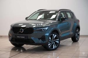 Green Volvo XC40 2025 in Vilnius, with an engine capacity of 1.97 L and mileage of 10 thousand km for 41900 €, photo  on AUTOMOTO.COM.LV