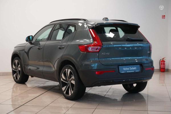 Green Volvo XC40 2025 in Vilnius, with an engine capacity of 1.97 L and mileage of 10 thousand km for 41900 €, photo 3 on AUTOMOTO.COM.LV