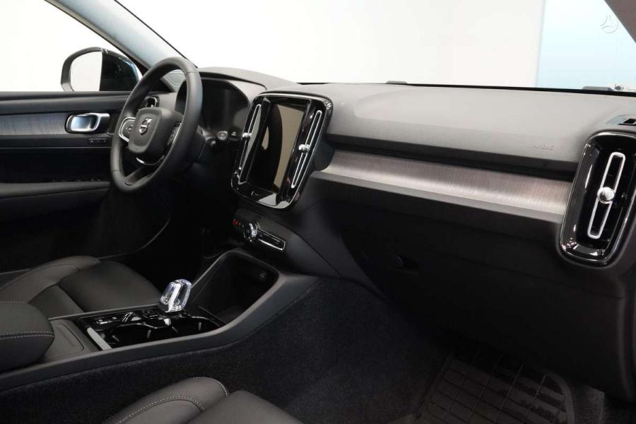 Zaļš Volvo XC40 2025 Viļņa, ar dzinēja tilpumu 1.97 L un nobraukumu 10 tūkst. km par 41900 €, foto 15 vietnē AUTOMOTO.COM.LV