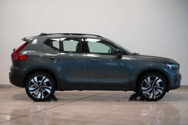 Green Volvo XC40 2026 in Vilnius, with an engine capacity of 1.97 L and mileage of 10 thousand km for 40900 €, photo 2 on AUTOMOTO.COM.LV