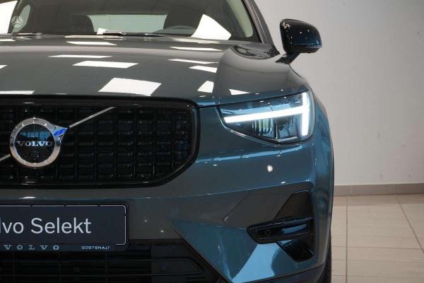 Green Volvo XC40 2026 in Vilnius, with an engine capacity of 1.97 L and mileage of 10 thousand km for 40900 €, photo 5 on AUTOMOTO.COM.LV