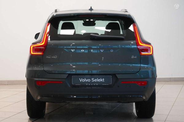 Green Volvo XC40 2026 in Vilnius, with an engine capacity of 1.97 L and mileage of 10 thousand km for 40900 €, photo 6 on AUTOMOTO.COM.LV