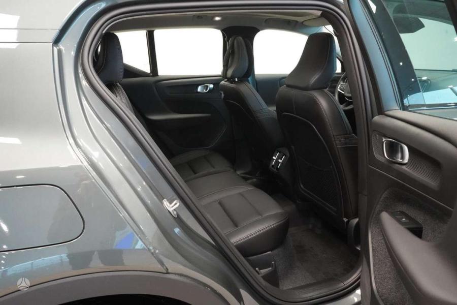 Зеленый Вольво XC40 2026 в Вильнюс, объемом двигателя 1.97 л и пробегом 10 тыс. км за 40900 €, фото 14 на AUTOMOTO.COM.LV