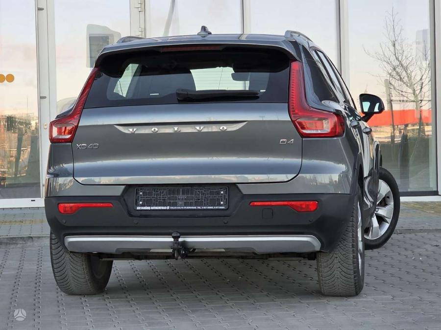 Grey Volvo XC40 2018 in Vilnius, with an engine capacity of 1.97 L and mileage of 222 thousand km for 19600 €, photo 8 on AUTOMOTO.COM.LV