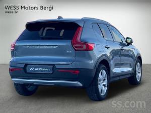Pelēks Volvo XC40 2018 Rīga, ar dzinēja tilpumu 2.00 L un nobraukumu 128 tūkst. km par 19990 €, foto 2 vietnē AUTOMOTO.COM.LV