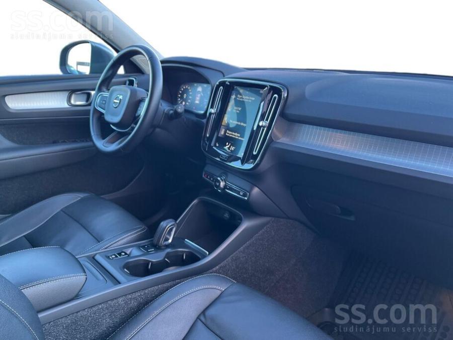 Pelēks Volvo XC40 2018 Rīga, ar dzinēja tilpumu 2.00 L un nobraukumu 128 tūkst. km par 19990 €, foto 6 vietnē AUTOMOTO.COM.LV