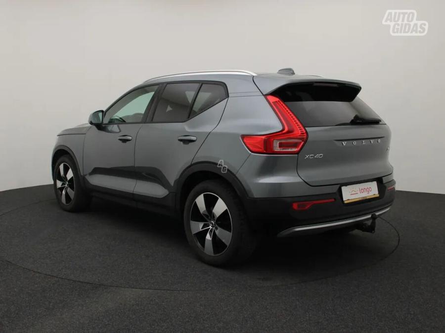 Grey Volvo XC40 2018 in Vilnius, with an engine capacity of 2.00 L and mileage of 206 thousand km for 19599 €, photo 8 on AUTOMOTO.COM.LV