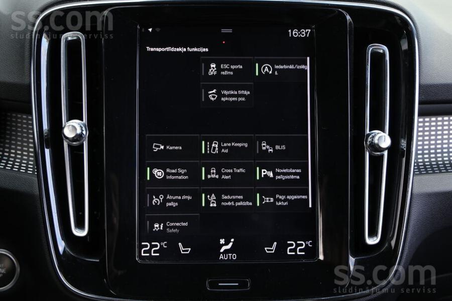 Grey Volvo XC40 2018 in Tukums, with an engine capacity of 2.00 L and mileage of 227 thousand km for 16900 €, photo 22 on AUTOMOTO.COM.LV