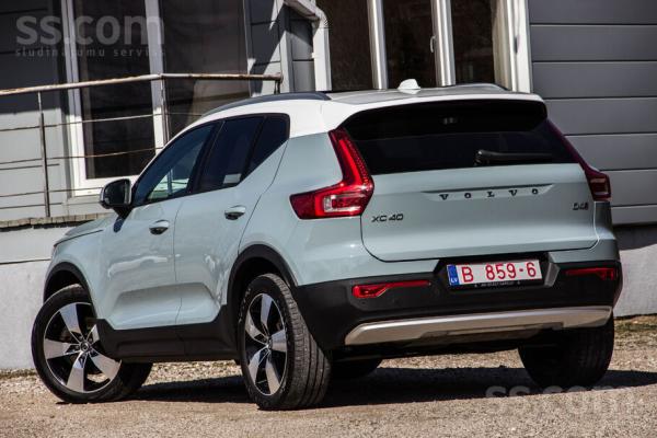 Grey Volvo XC40 2018 in Tukums, with an engine capacity of 2.00 L and mileage of 217 thousand km for 18990 €, photo 4 on AUTOMOTO.COM.LV