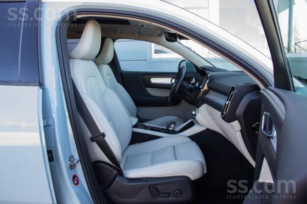 Grey Volvo XC40 2018 in Tukums, with an engine capacity of 2.00 L and mileage of 217 thousand km for 18990 €, photo 10 on AUTOMOTO.COM.LV