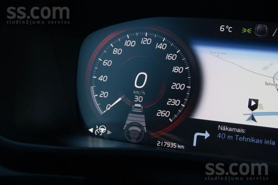 Серый Вольво XC40 2018 в Тукумс, объемом двигателя 2.00 л и пробегом 217 тыс. км за 18990 €, фото 18 на AUTOMOTO.COM.LV