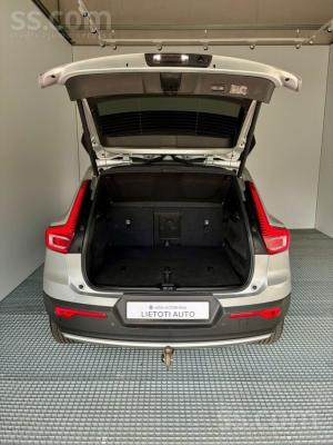 Grey Volvo XC40 2018 in Riga, with an engine capacity of 2.00 L and mileage of 158 thousand km for 22900 €, photo 6 on AUTOMOTO.COM.LV