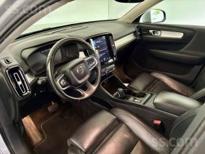 Grey Volvo XC40 2018 in Riga, with an engine capacity of 2.00 L and mileage of 158 thousand km for 22900 €, photo 7 on AUTOMOTO.COM.LV