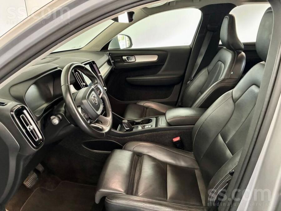 Grey Volvo XC40 2018 in Riga, with an engine capacity of 2.00 L and mileage of 158 thousand km for 22900 €, photo 8 on AUTOMOTO.COM.LV