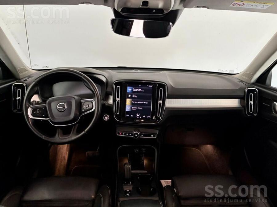 Grey Volvo XC40 2018 in Riga, with an engine capacity of 2.00 L and mileage of 158 thousand km for 22900 €, photo 10 on AUTOMOTO.COM.LV