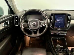 Grey Volvo XC40 2018 in Riga, with an engine capacity of 2.00 L and mileage of 158 thousand km for 22900 €, photo 11 on AUTOMOTO.COM.LV