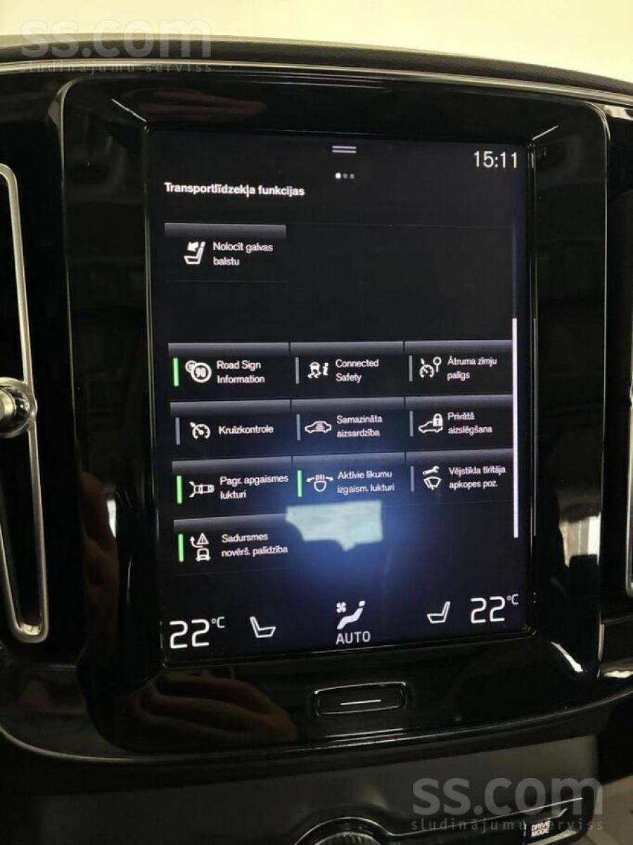 Grey Volvo XC40 2018 in Riga, with an engine capacity of 2.00 L and mileage of 158 thousand km for 22900 €, photo 15 on AUTOMOTO.COM.LV