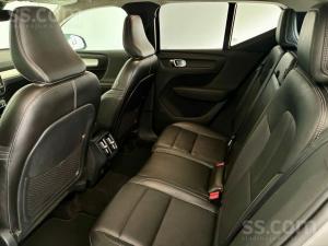 Grey Volvo XC40 2018 in Riga, with an engine capacity of 2.00 L and mileage of 158 thousand km for 22900 €, photo 20 on AUTOMOTO.COM.LV