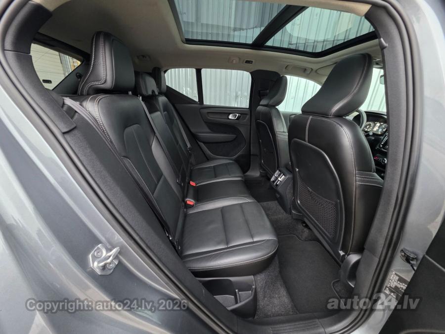 Grey Volvo XC40 2018 in Tallinn, with an engine capacity of 2.00 L and mileage of 167 thousand km for 17990 €, photo 13 on AUTOMOTO.COM.LV