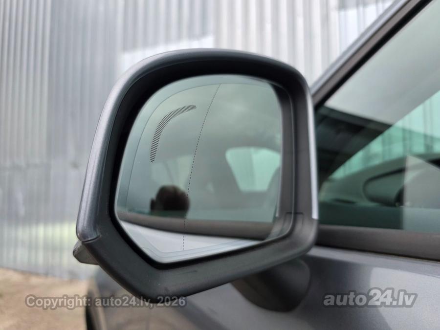 Grey Volvo XC40 2018 in Tallinn, with an engine capacity of 2.00 L and mileage of 167 thousand km for 17990 €, photo 25 on AUTOMOTO.COM.LV