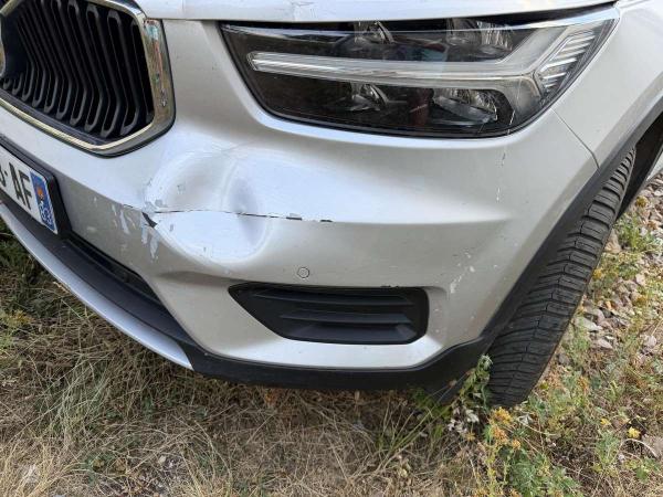 Серый Вольво XC40 2018 в Таураге, объемом двигателя 1.97 л и пробегом 207 тыс. км за 13500 €, фото 2 на AUTOMOTO.COM.LV