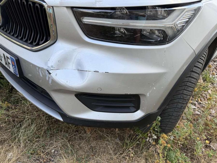 Pelēks Volvo XC40 2018 Tauragė, ar dzinēja tilpumu 1.97 L un nobraukumu 207 tūkst. km par 13500 €, foto 3 vietnē AUTOMOTO.COM.LV