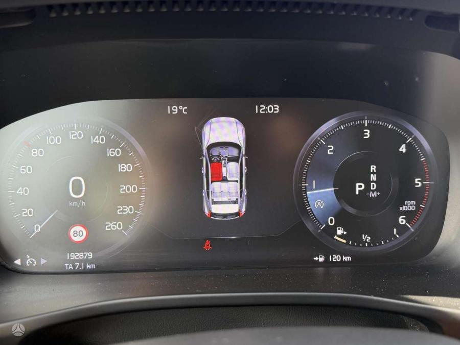 Серый Вольво XC40 2018 в Вильнюс, объемом двигателя 1.97 л и пробегом 192 тыс. км за 15300 €, фото 27 на AUTOMOTO.COM.LV