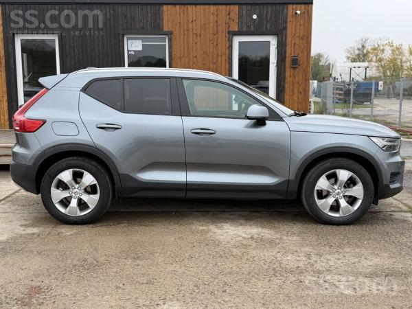 Grey Volvo XC40 2018 in Riga, with an engine capacity of 2.00 L and mileage of 313 thousand km for 13900 €, photo 5 on AUTOMOTO.COM.LV