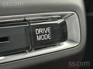 Pelēks Volvo XC40 2018 Rīga, ar dzinēja tilpumu 2.00 L un nobraukumu 313 tūkst. km par 13900 €, foto 17 vietnē AUTOMOTO.COM.LV
