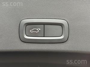 Pelēks Volvo XC40 2018 Rīga, ar dzinēja tilpumu 2.00 L un nobraukumu 313 tūkst. km par 13900 €, foto 22 vietnē AUTOMOTO.COM.LV