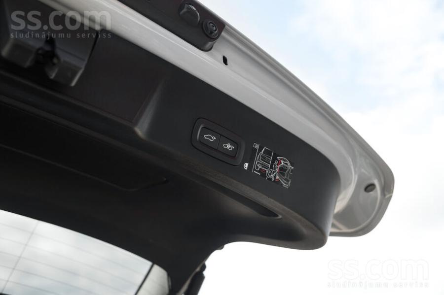 Серый Вольво XC40 2019 в Тукумс, объемом двигателя 1.50 л и пробегом 184 тыс. км за 19400 €, фото 30 на AUTOMOTO.COM.LV