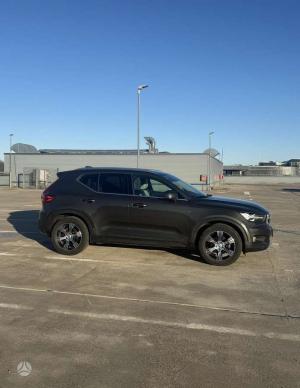 Grey Volvo XC40 2019 in Vilnius, with an engine capacity of 0.00 L and mileage of 145 thousand km for 23000 €, photo 2 on AUTOMOTO.COM.LV