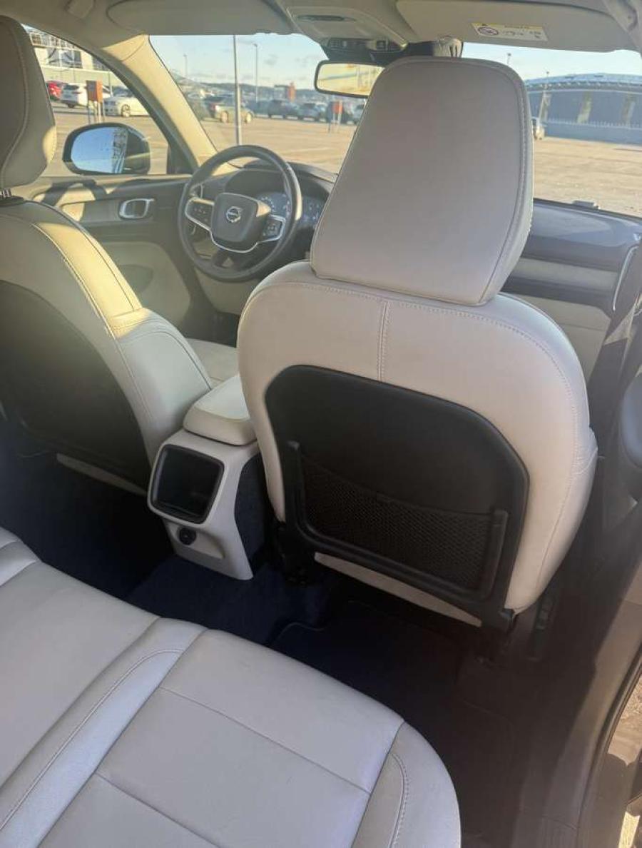 Grey Volvo XC40 2019 in Vilnius, with an engine capacity of 0.00 L and mileage of 145 thousand km for 23000 €, photo 8 on AUTOMOTO.COM.LV