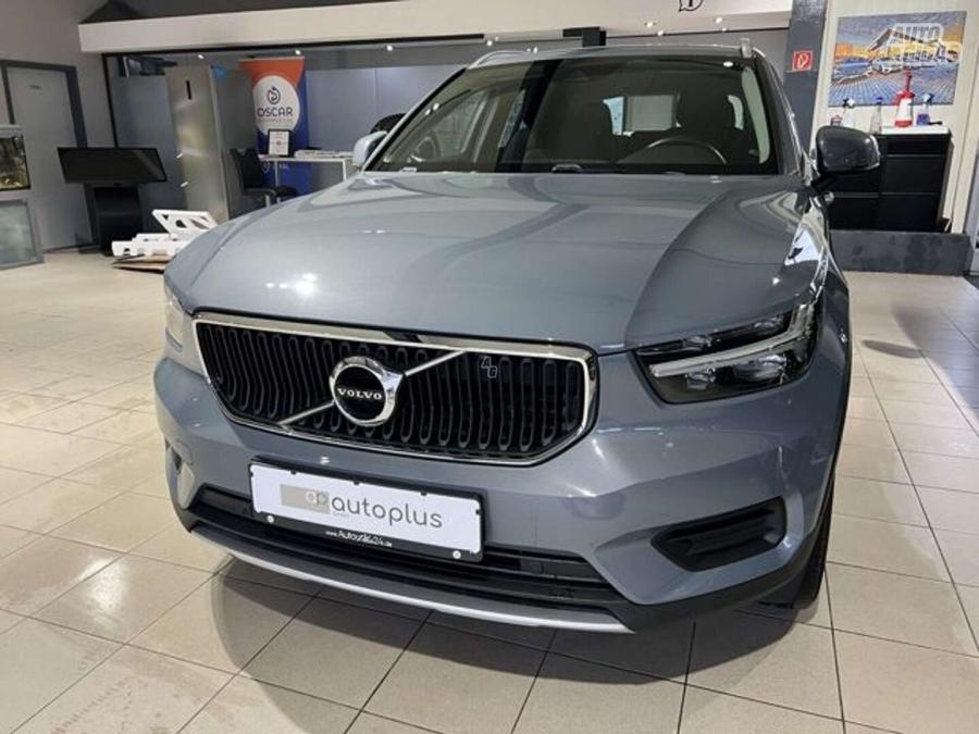 Grey Volvo XC40 2019 in Kaunas, with an engine capacity of 2.00 L and mileage of 52 thousand km for 26883 €, photo 2 on AUTOMOTO.COM.LV