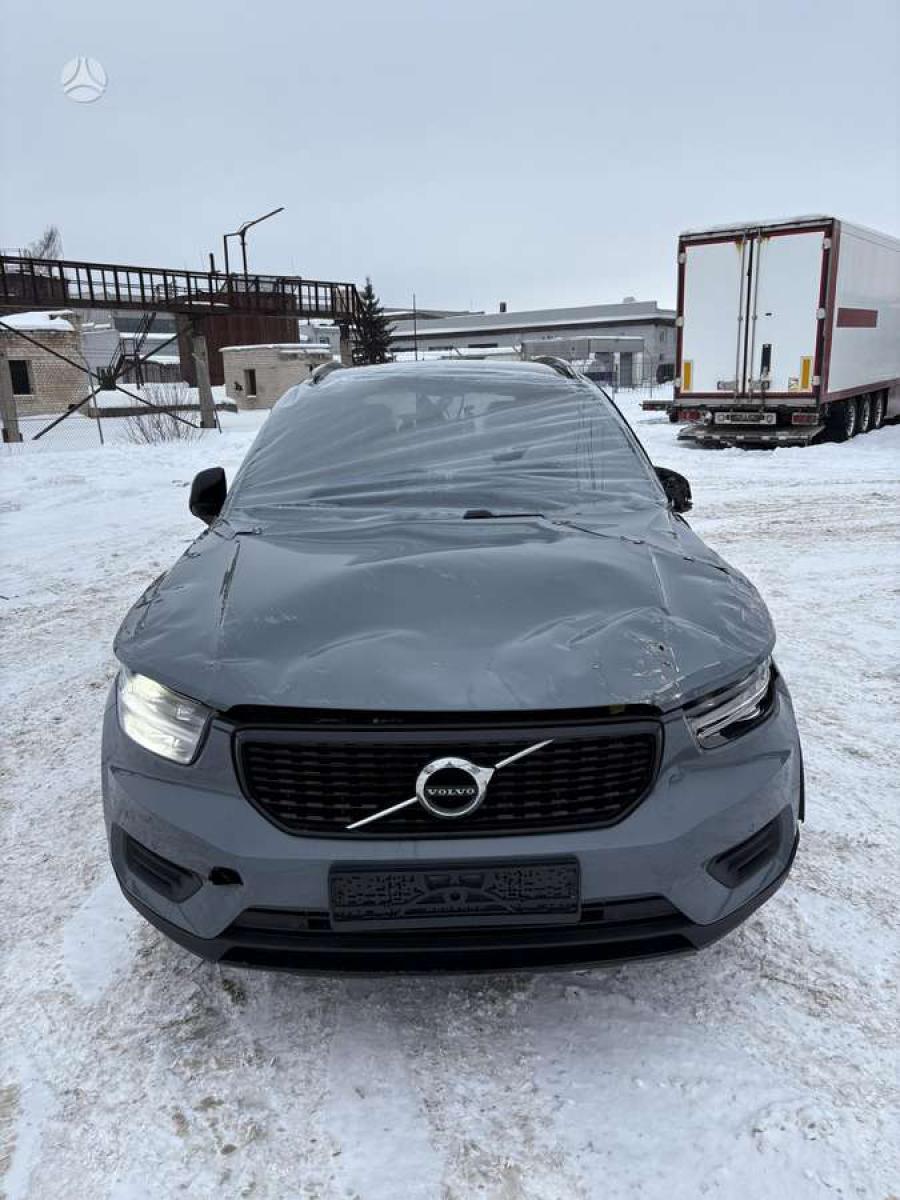 Серый Вольво XC40 2019 в Мажейкяй, объемом двигателя 1.97 л и пробегом 89 тыс. км за 8499 €, фото 6 на AUTOMOTO.COM.LV
