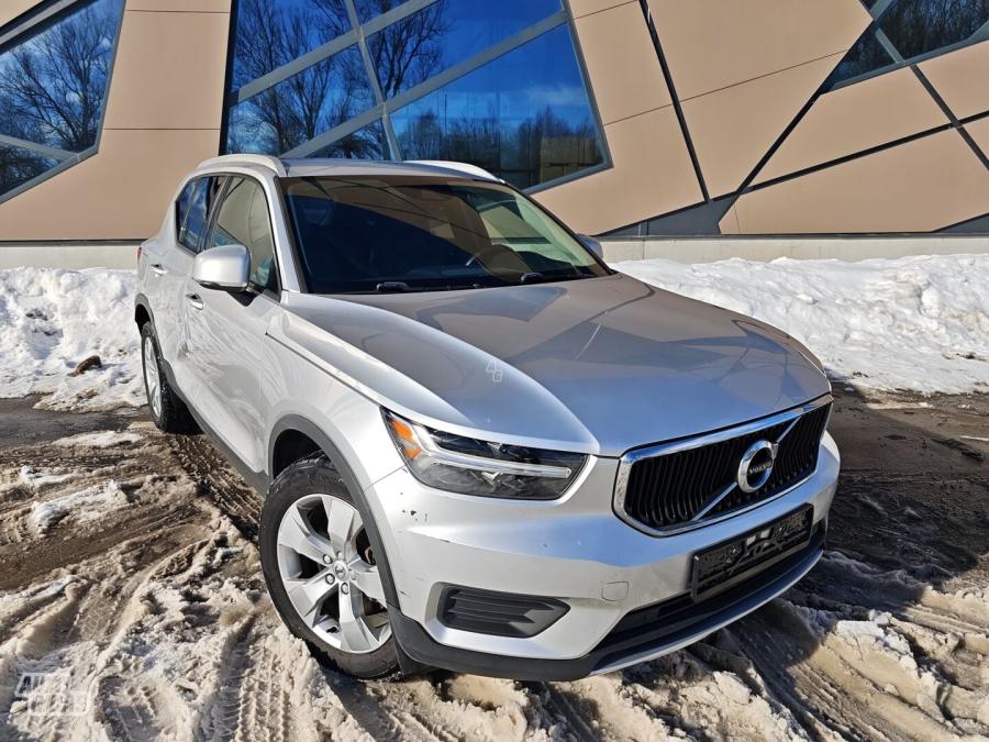 Grey Volvo XC40 2019 in Siauliai, with an engine capacity of 2.00 L and mileage of 154 thousand km for 13900 €, photo 4 on AUTOMOTO.COM.LV
