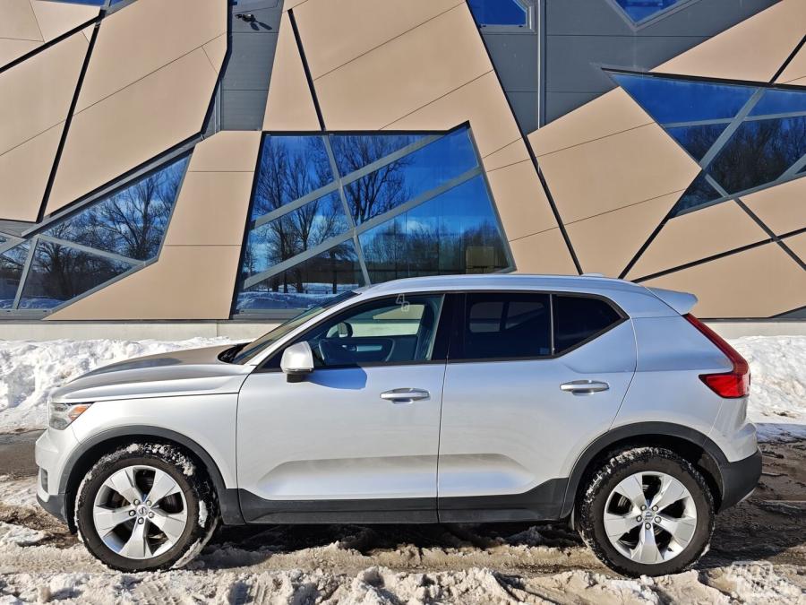 Grey Volvo XC40 2019 in Siauliai, with an engine capacity of 2.00 L and mileage of 154 thousand km for 13900 €, photo 7 on AUTOMOTO.COM.LV