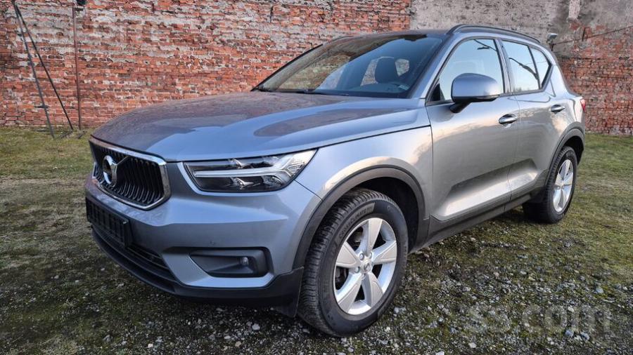 Grey Volvo XC40 2019 in Liepaja, with an engine capacity of 2.00 L and mileage of 221 thousand km for 14900 €, photo 1 on AUTOMOTO.COM.LV