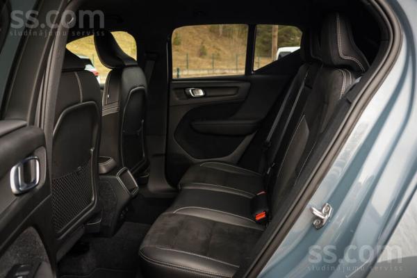 Pelēks Volvo XC40 2019 Tukums, ar dzinēja tilpumu 2.00 L un nobraukumu 220 tūkst. km par 17490 €, foto 8 vietnē AUTOMOTO.COM.LV