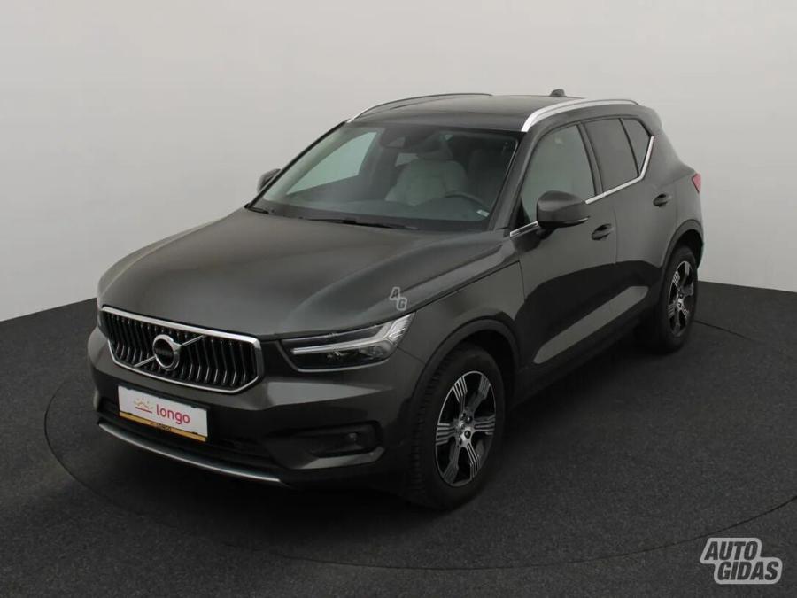 Grey Volvo XC40 2019 in Vilnius, with an engine capacity of 2.00 L and mileage of 197 thousand km for 20299 €, photo 1 on AUTOMOTO.COM.LV