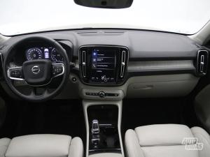 Grey Volvo XC40 2019 in Vilnius, with an engine capacity of 2.00 L and mileage of 197 thousand km for 20299 €, photo 3 on AUTOMOTO.COM.LV