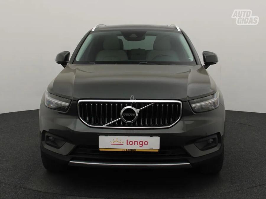 Grey Volvo XC40 2019 in Vilnius, with an engine capacity of 2.00 L and mileage of 197 thousand km for 20299 €, photo 4 on AUTOMOTO.COM.LV