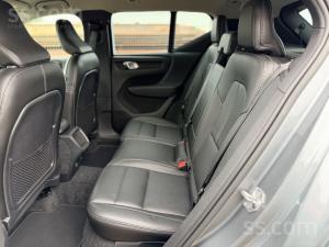 Grey Volvo XC40 2019 in Riga, with an engine capacity of 2.00 L and mileage of 249 thousand km for 15995 €, photo 8 on AUTOMOTO.COM.LV