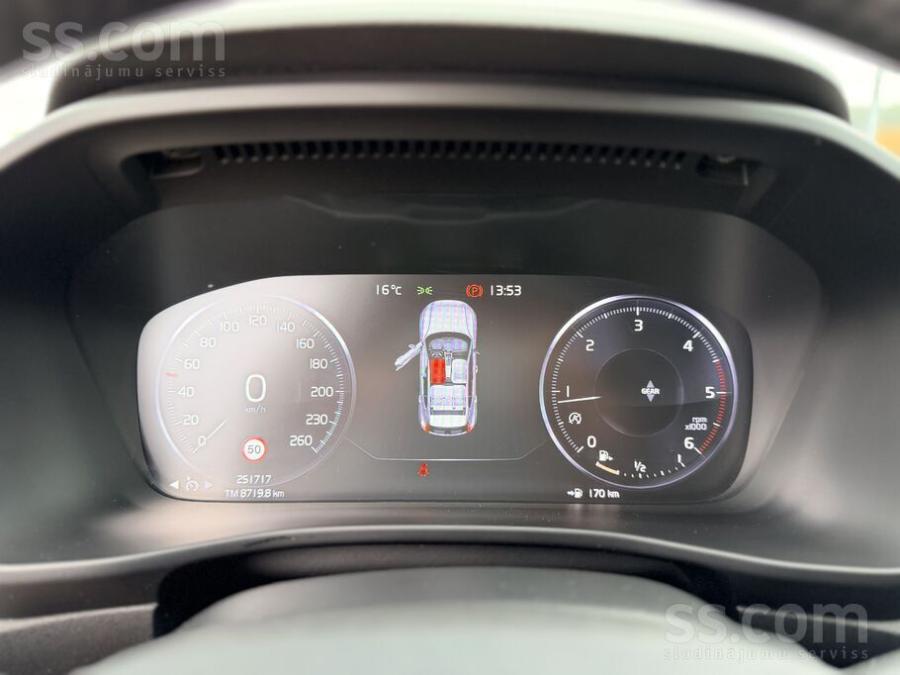 Grey Volvo XC40 2019 in Riga, with an engine capacity of 2.00 L and mileage of 249 thousand km for 15995 €, photo 12 on AUTOMOTO.COM.LV