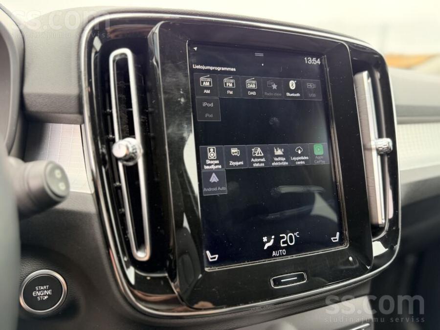Grey Volvo XC40 2019 in Riga, with an engine capacity of 2.00 L and mileage of 249 thousand km for 15995 €, photo 14 on AUTOMOTO.COM.LV